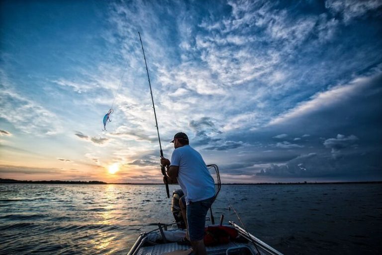 The Ultimate Guide to Sports Fishing: Tips and Tricks for a Successful ...