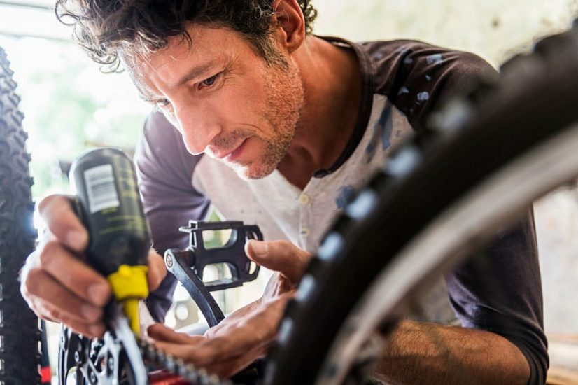 How to Oil a Bicycle Chain: A Comprehensive Guide for Smooth Riding ...